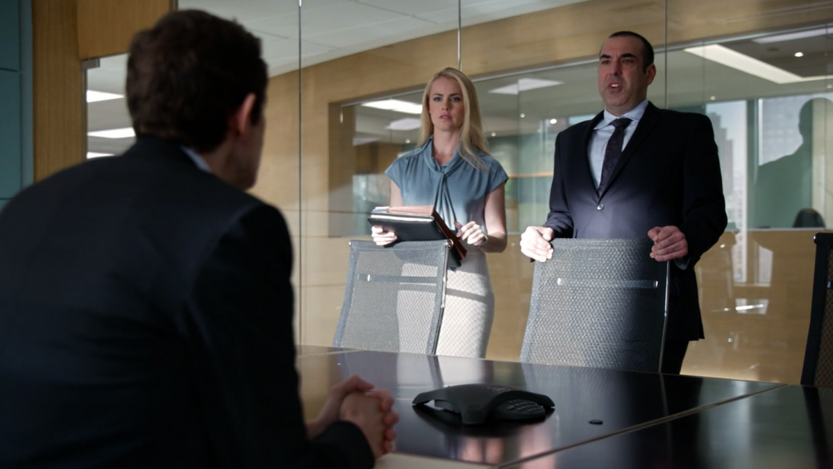 SUITS TV Series S03E09 Louis Litt Nigel Nesbitt Cat Mikado Letters Pro ...